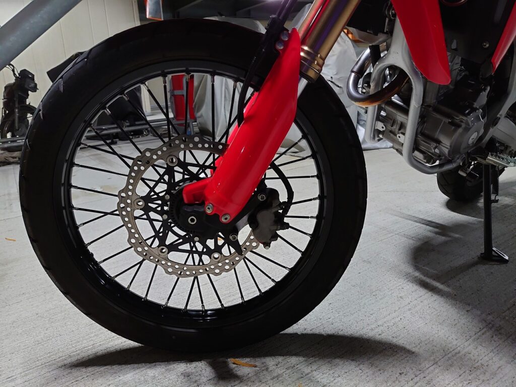 CRF250L（MD47） 前後ブレーキパッドの交換 - D-EVO