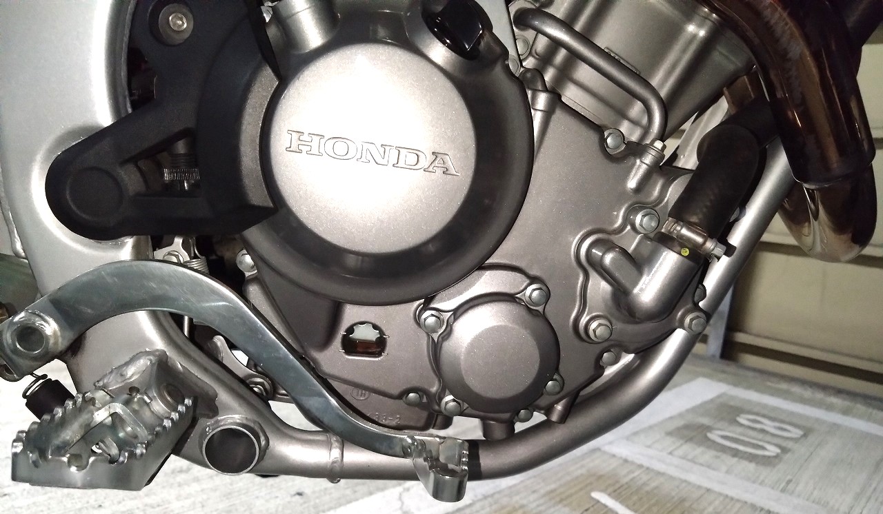 CRF250L（MD47）オイル交換 オイル漏れ再発か？ - D-EVO