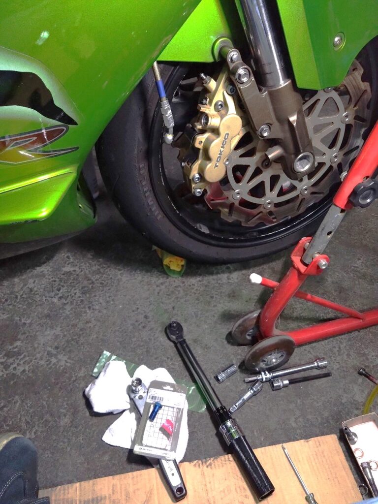 ZX-12R TOKICO 6POTキャリパー オーバーホール 装着 - D-EVO